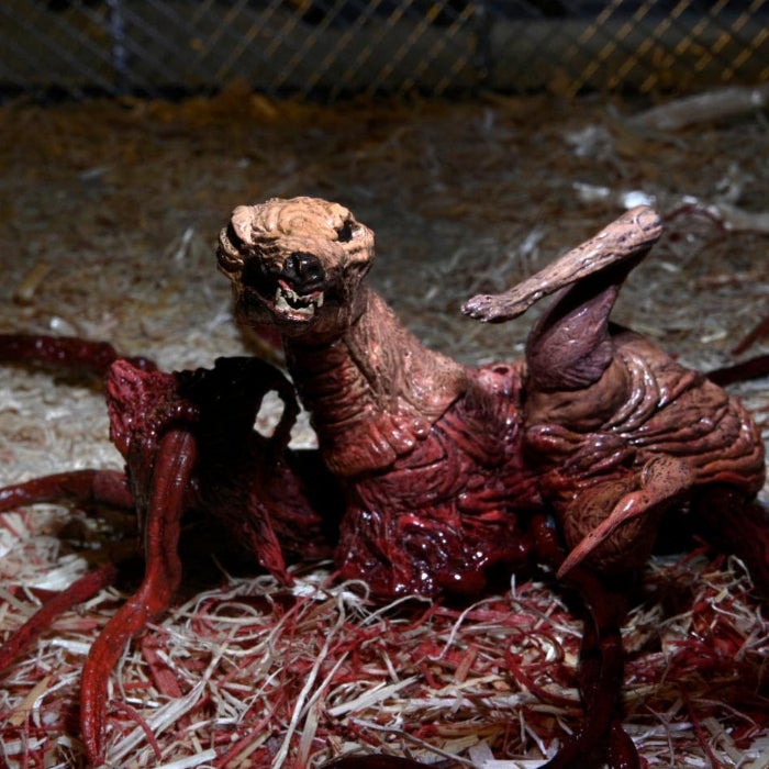 The Thing - 7" Scale Action Figure - THING Dog Creature Ultimate Deluxe ...